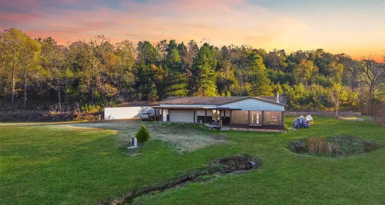 The Witto House | Shipps Landing White River
